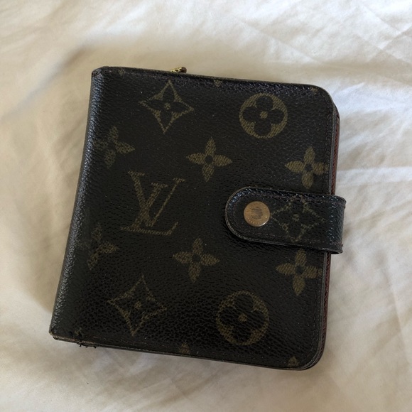 Louis Vuitton | Bags | Louis Vuitton Small Wallet Authentic Monogram ...